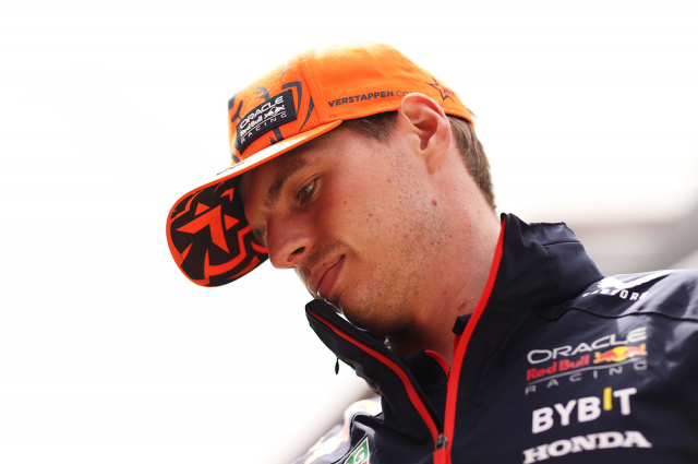 Max vanuit Silverstone: 'Verre van saai' - news.verstappen.com